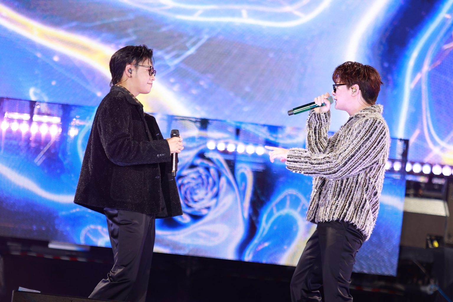 “คริส-สิงโต” ร่วมมอบความสุขแบบ Non Stop บนเวที SIAM PARAGON THE MAGICAL ...